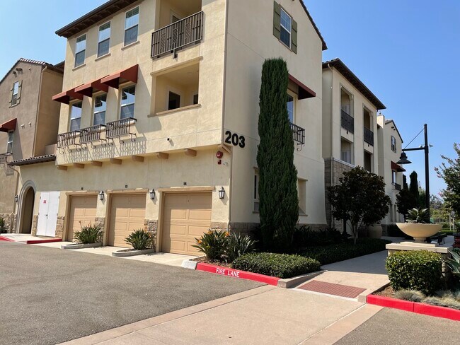 203 Village Commons Blvd | Rentals in Camarillo, CA