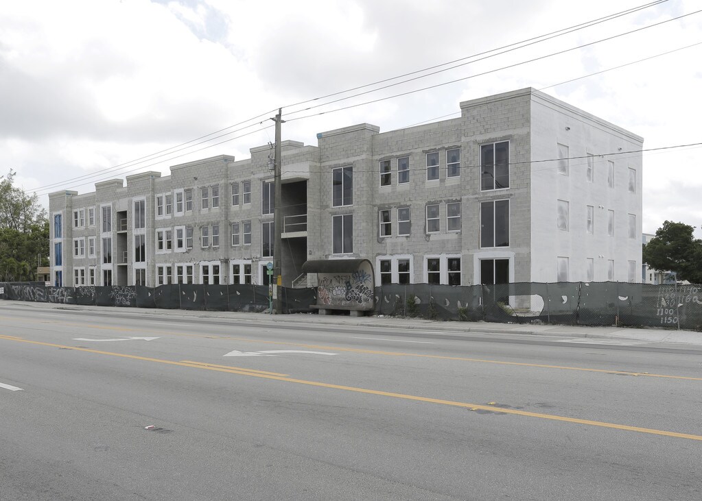 Sunset Pointe Apartments | Miami, FL Apartments