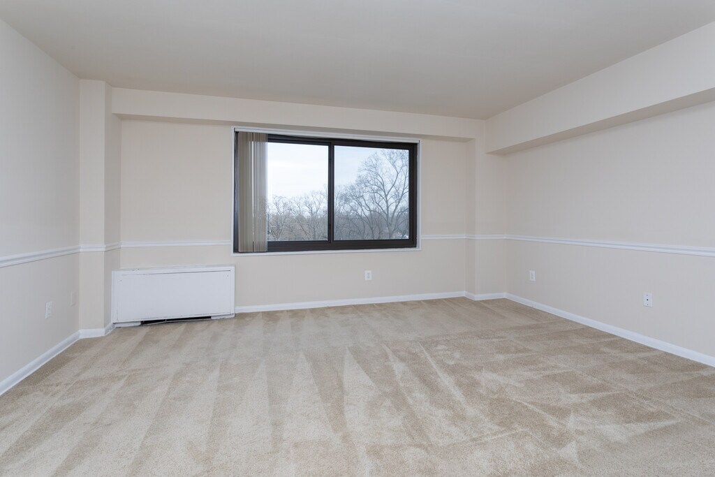 Silver Spring Towers | Silver Spring, MD Apartments