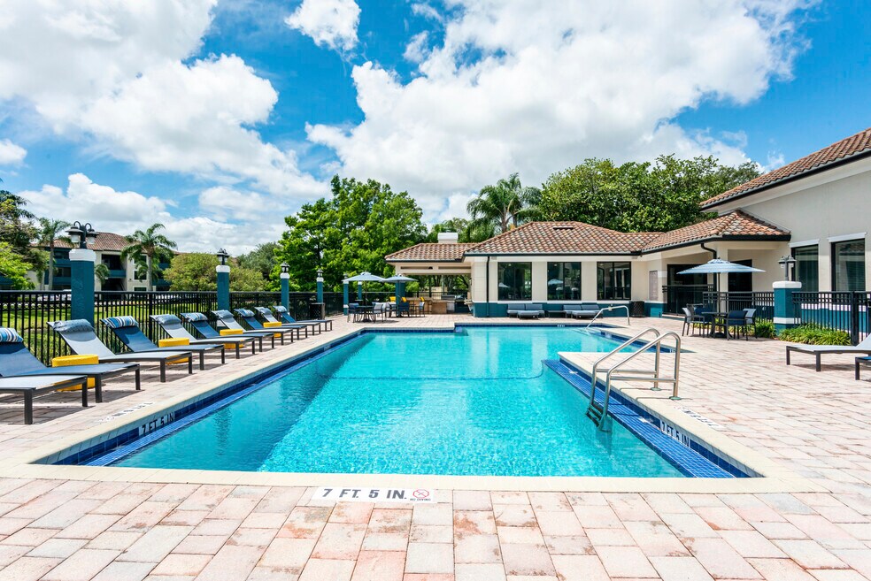 Madison Chase Apartments | West Palm Beach, FL Apartments For Rent