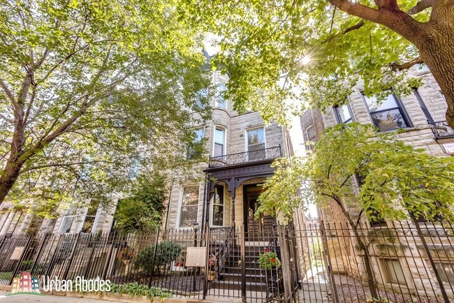931 W Newport Ave | Rentals in Chicago, IL