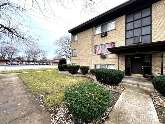 18381 Torrence Ave, Unit Unit 81-6 | Rentals in Lansing, IL
