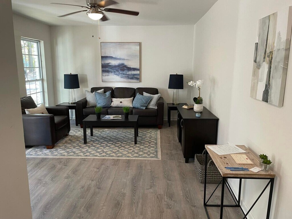 Old Shell Commons Apartments in Mobile, AL | ApartmentHomeLiving.com