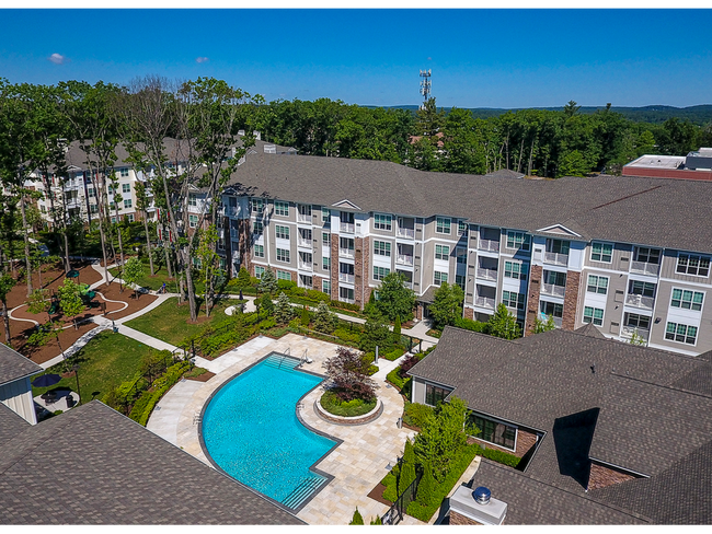 The Point at Merrimack River | Andover, MA Apartments