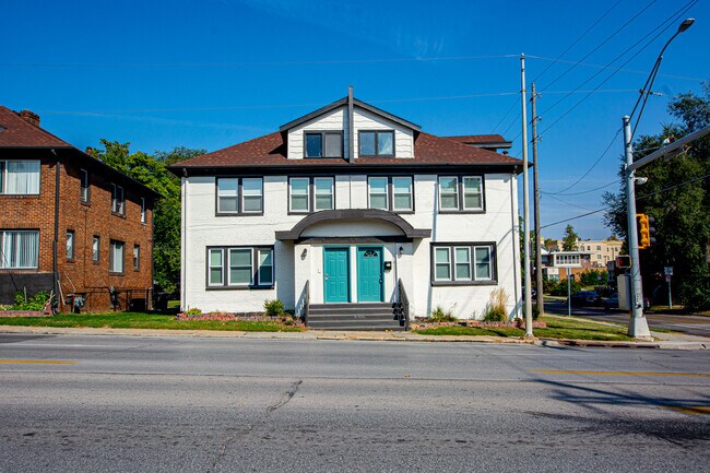 3804 Dodge St | Rentals in Omaha, NE