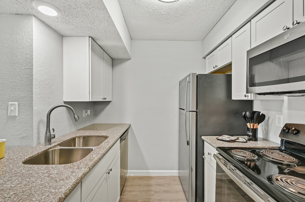 Timber Ridge Apartments in Houston, TX | ApartmentHomeLiving.com