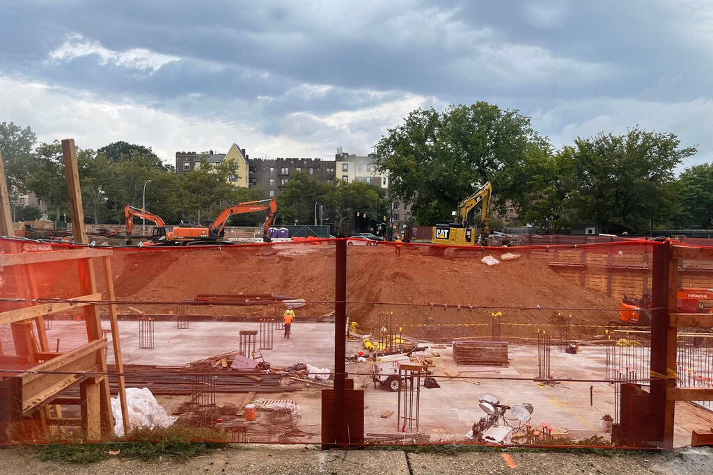 One Park Point Apartments | Brooklyn, NY Apartments For Rent