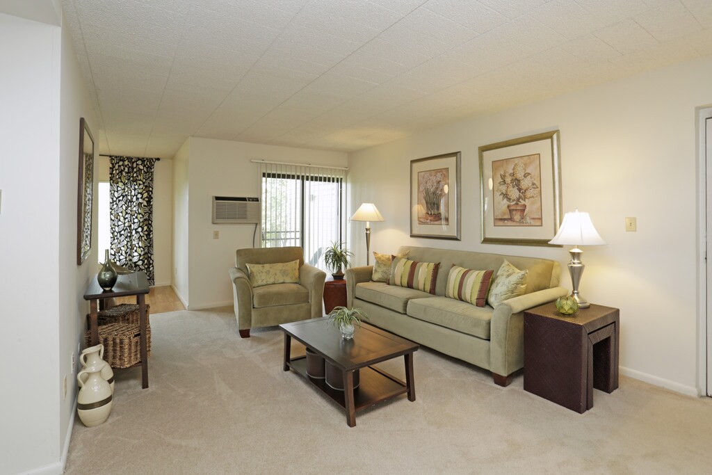 Toftrees Apartments in State College, PA | ApartmentHomeLiving.com