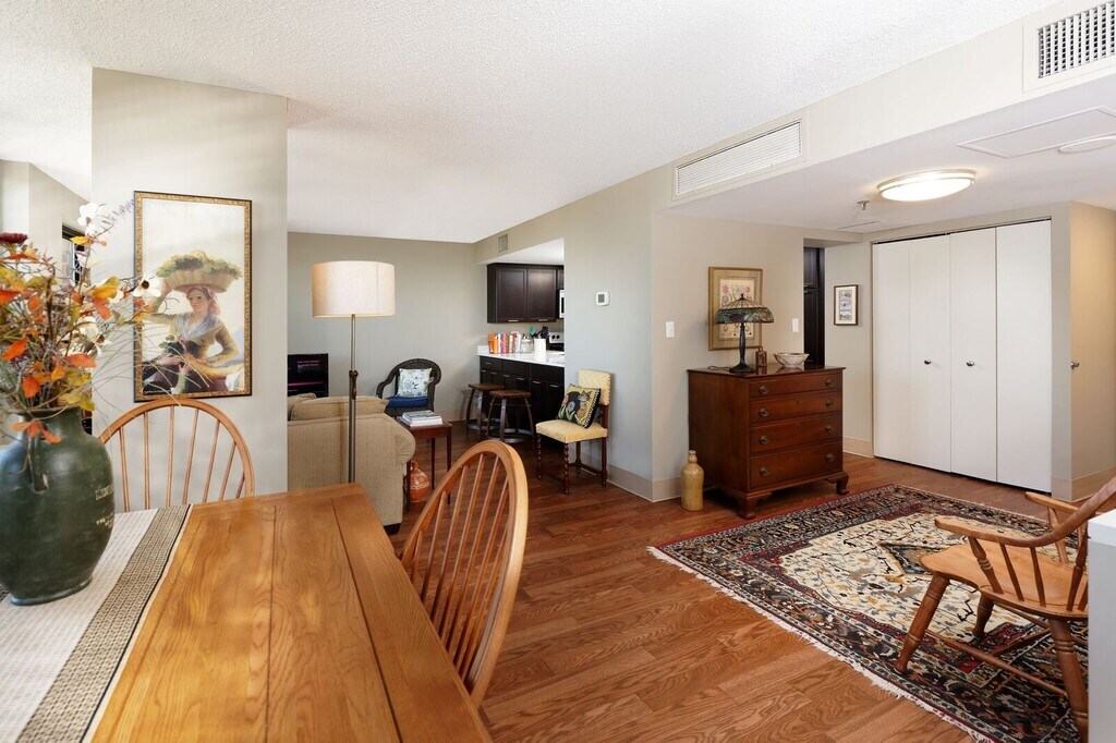 Back Bay Tower | Portland, ME Apartments