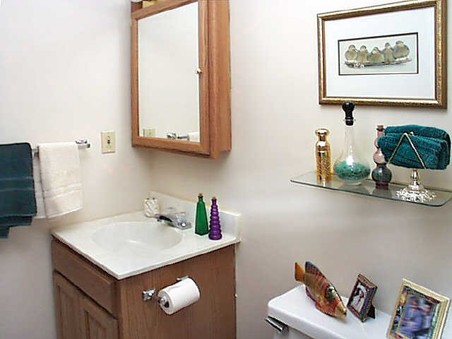 Pebblebrook Apartments in New Britain, CT | ApartmentHomeLiving.com