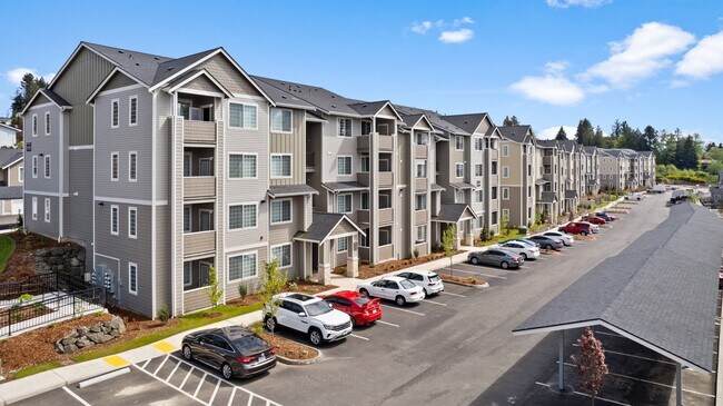 Blue Ridge Apartments in Bremerton, WA | ApartmentHomeLiving.com