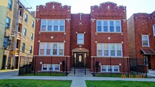 6642 S Troy St | Rentals in Chicago, IL