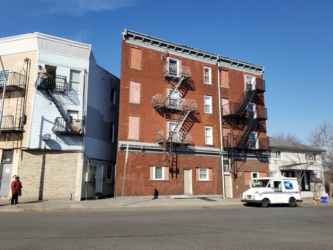62 Wall St | Rentals in Passaic, NJ