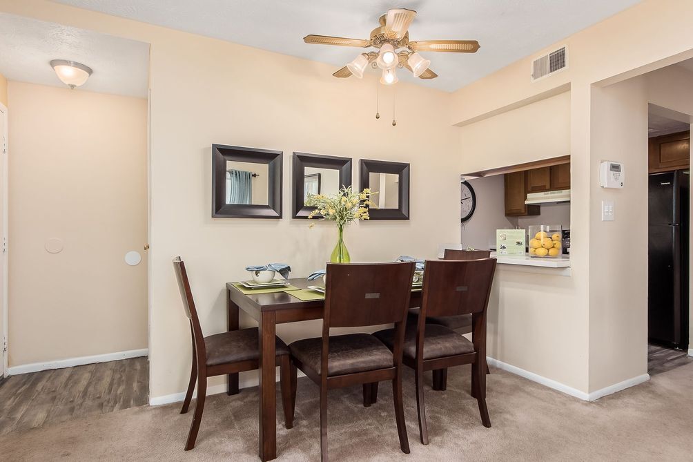 Cornerstone Crossing Apartments in Columbus, OH | ApartmentHomeLiving.com