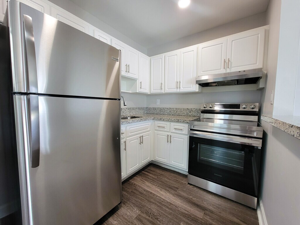 Cottage Cove | Miami, FL Apartments
