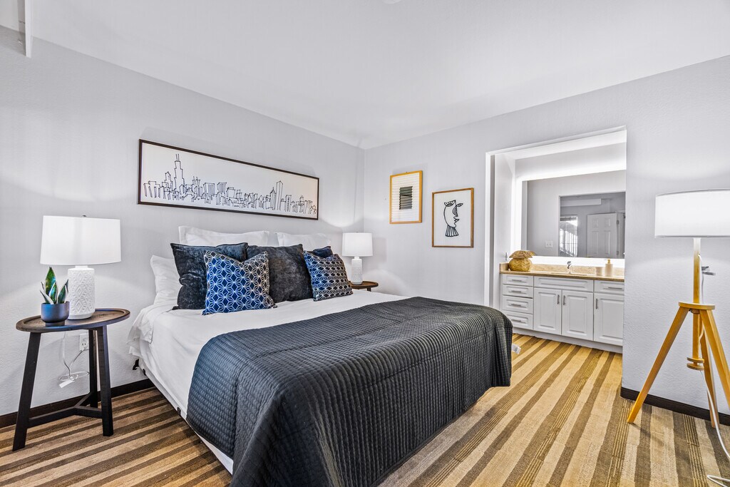 Bridgewater Court Apartments in Bridgewater, NJ | ApartmentHomeLiving.com