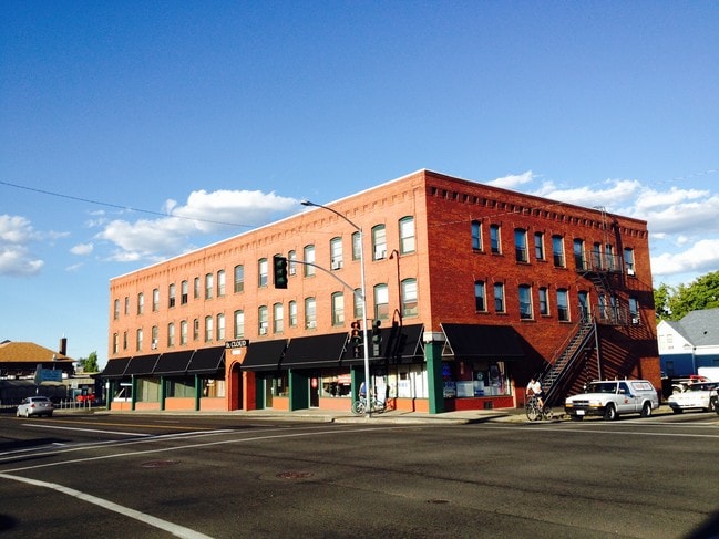 1506 N Monroe St | Rentals in Spokane, WA