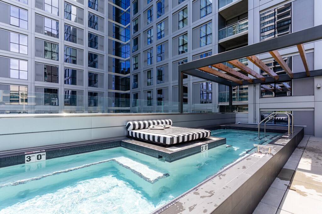 The Collective on 4th Apartments in Portland, OR | ApartmentHomeLiving.com