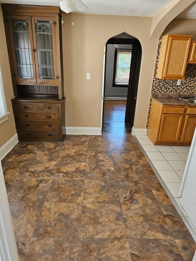 1524 Elkton Pl | Rentals in Cincinnati, OH