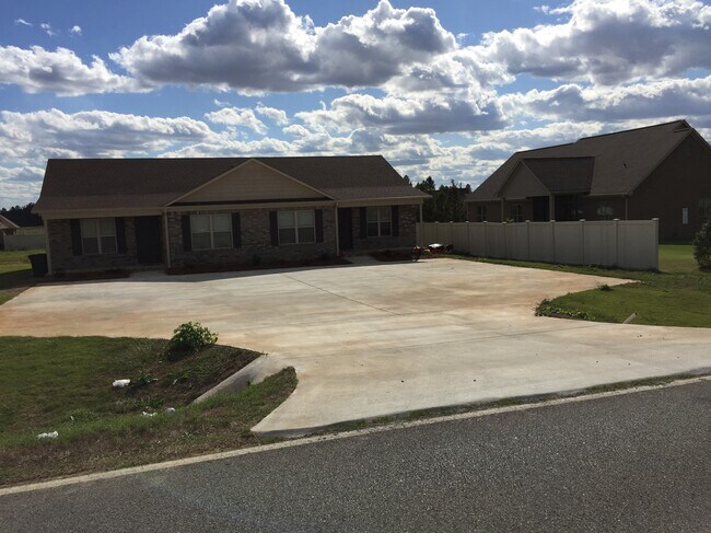 26058 Capshaw Rd | Rentals in Athens, AL