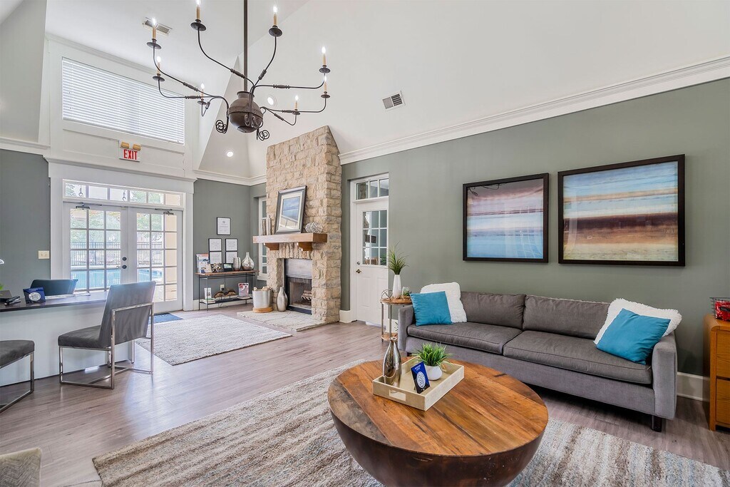 Alexander Court Apartments in Reynoldsburg, OH | ApartmentHomeLiving.com