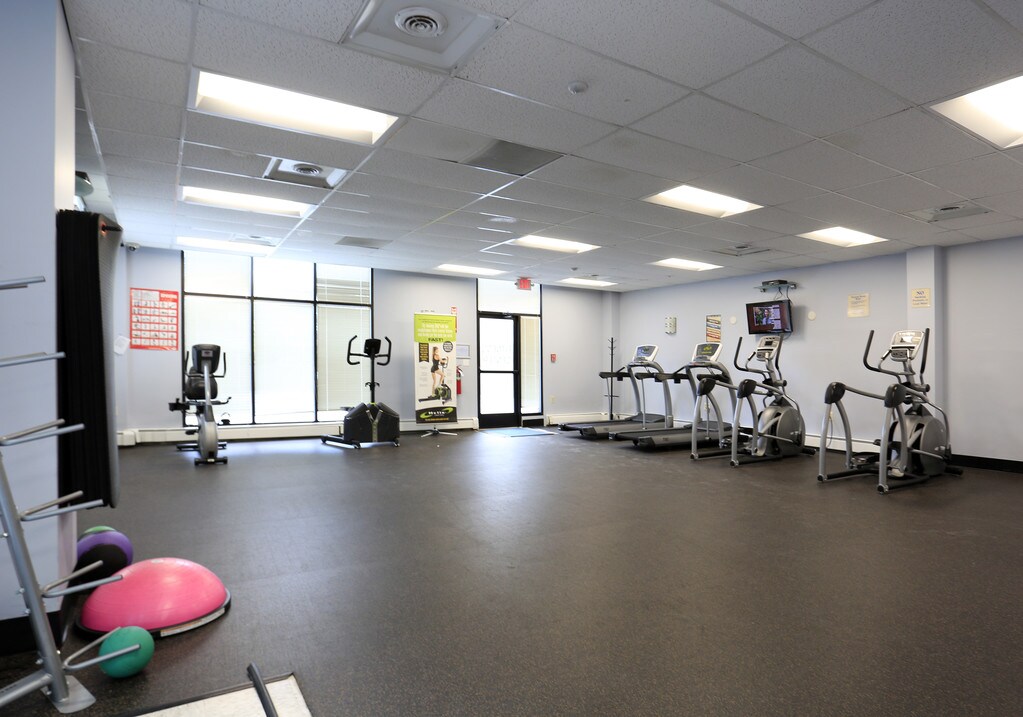 Bayview Towers Apartments in Stamford, CT | ApartmentHomeLiving.com