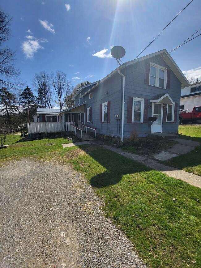 67 Murray St | Rentals in Mt Morris, NY