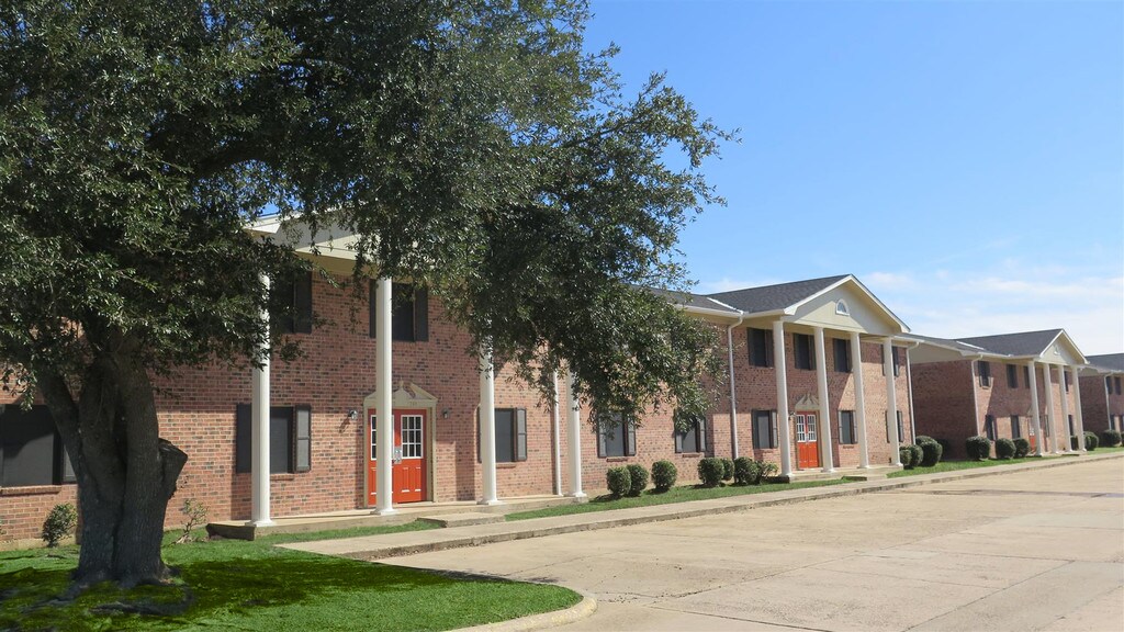 Shadow Hawk | Monroe, LA Apartments