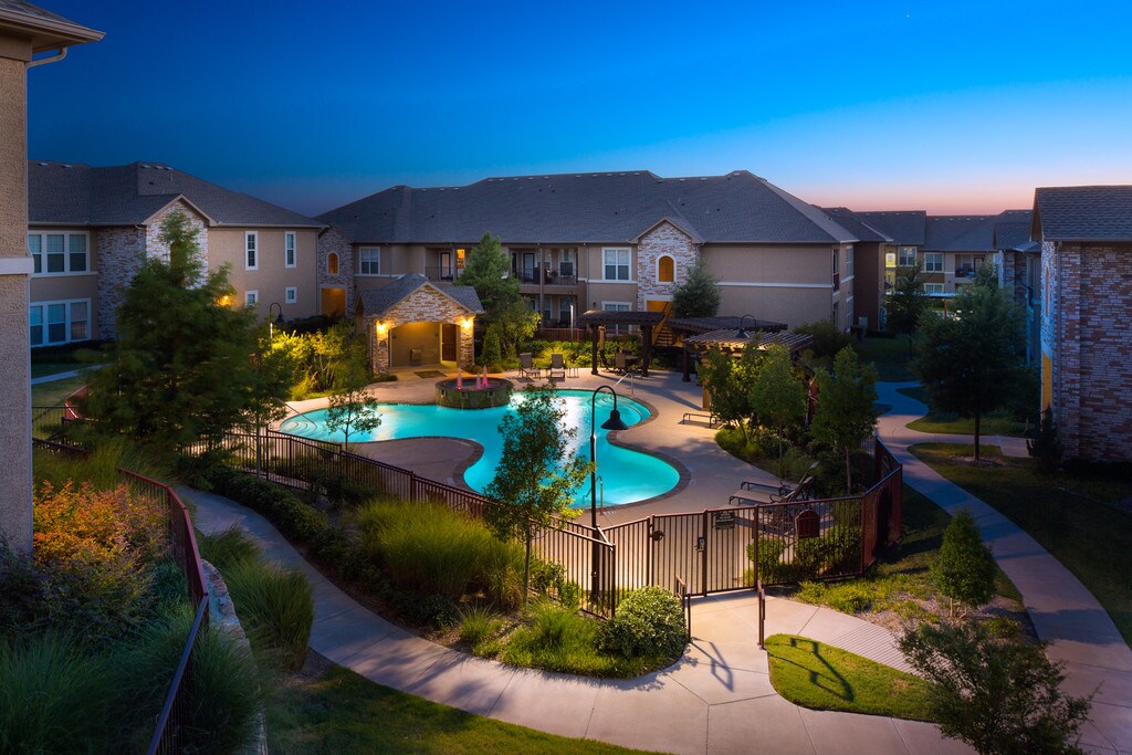 Riachi at One21 | Plano, TX Apartments