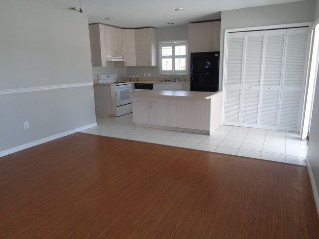 6301 SE Federal Hwy | Rentals in Stuart, FL