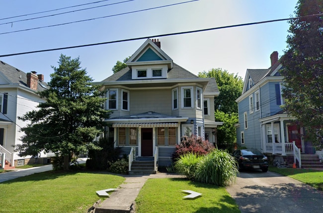 2214 Adams Ave | Rentals in Cincinnati, OH