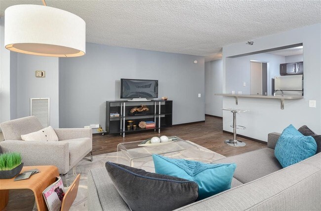 575 W Madison St | Rentals in Chicago, IL