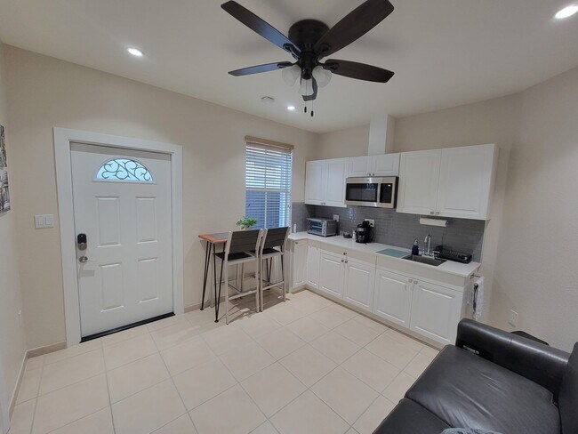 14932 SW 21st Ter | Rentals in Miami, FL