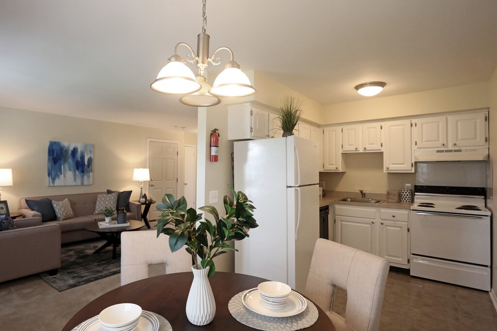 Sterling Glen | Lumberton, NJ Apartments