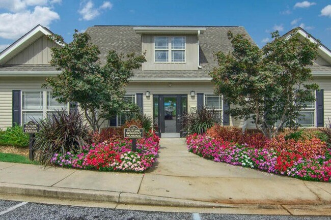 Villas at Lawson Creek | Boiling Springs, SC Apartments