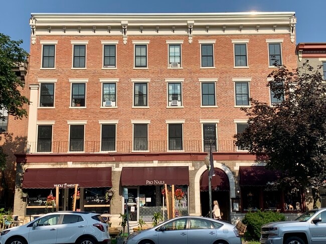 423 Broadway | Rentals in Saratoga Springs, NY