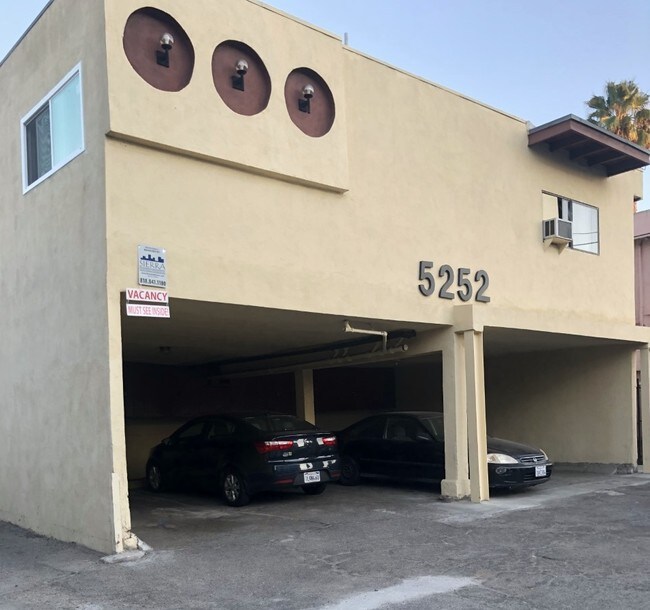 5252 Cahuenga Blvd | Rentals in Los Angeles, CA