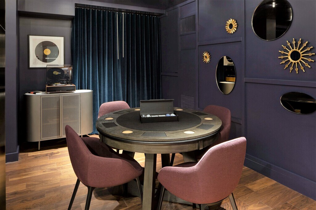 J VUE At The LMA Apartments in Boston, MA | ApartmentHomeLiving.com