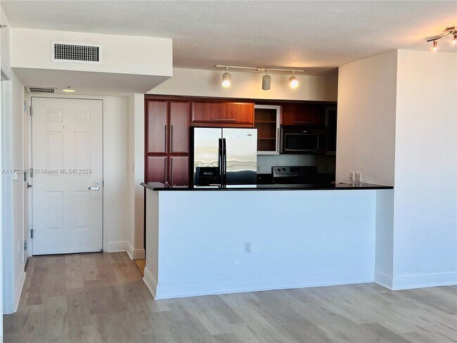 3232 SW 22nd Terrace-Unit -1506 | Rentals in Miami, FL