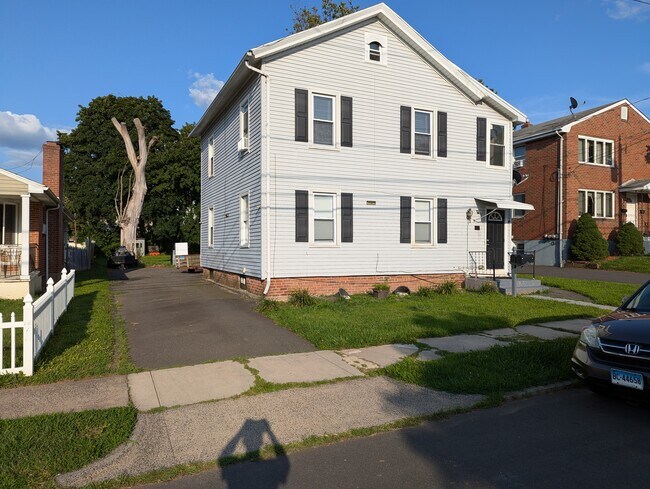 223 Lawlor St | Rentals in New Britain, CT