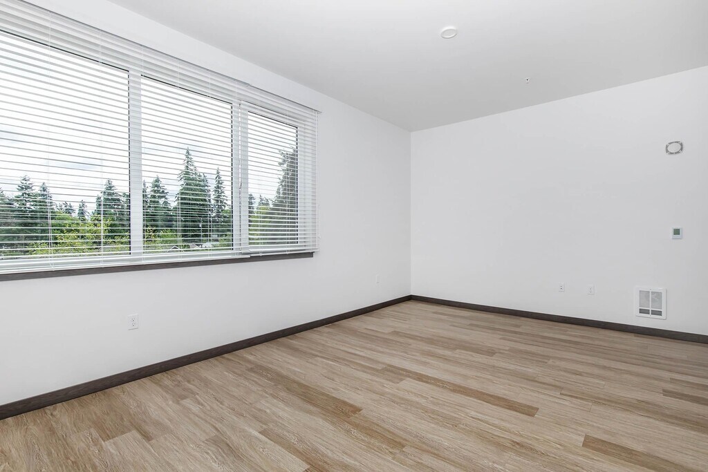 192 Shoreline Apartments | Shoreline, WA Apartments For Rent