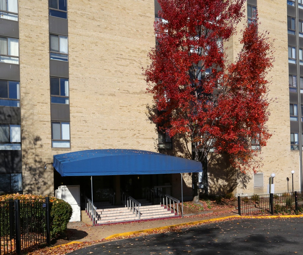Brent Place | Alexandria, VA Apartments