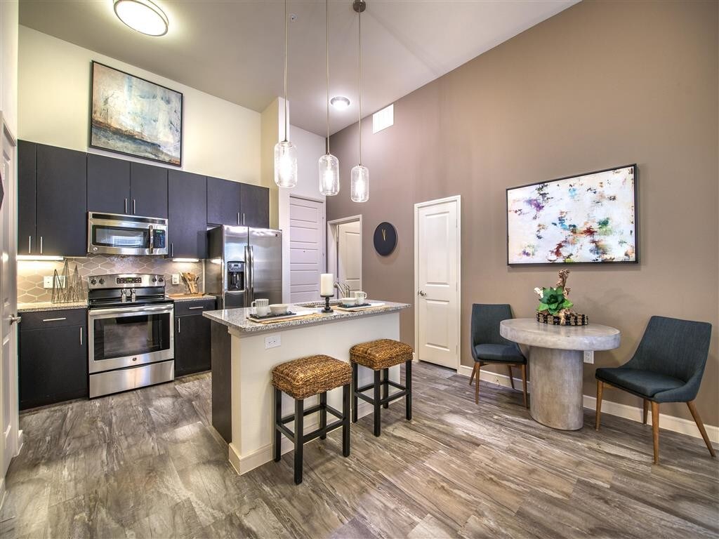 South Side Flats | Dallas, TX Apartments