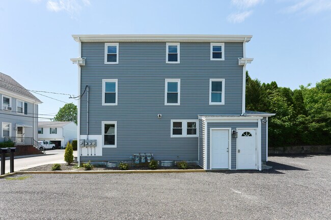 71 Saint Elizabeth St | Rentals in Bristol, RI