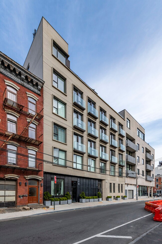 170 West St Apartments | Brooklyn, NY Apartments For Rent