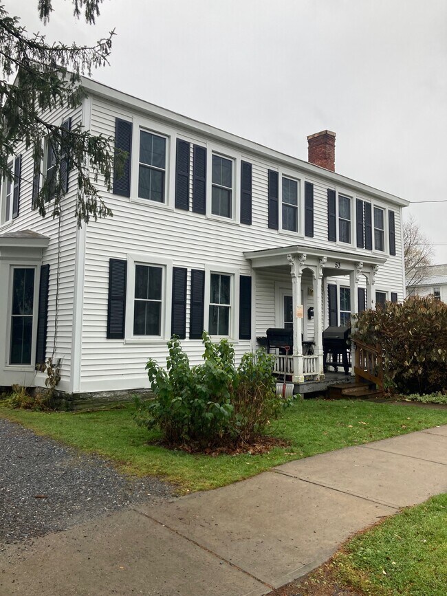 53 Weybridge St, Unit 3 | Rentals in Middlebury, VT