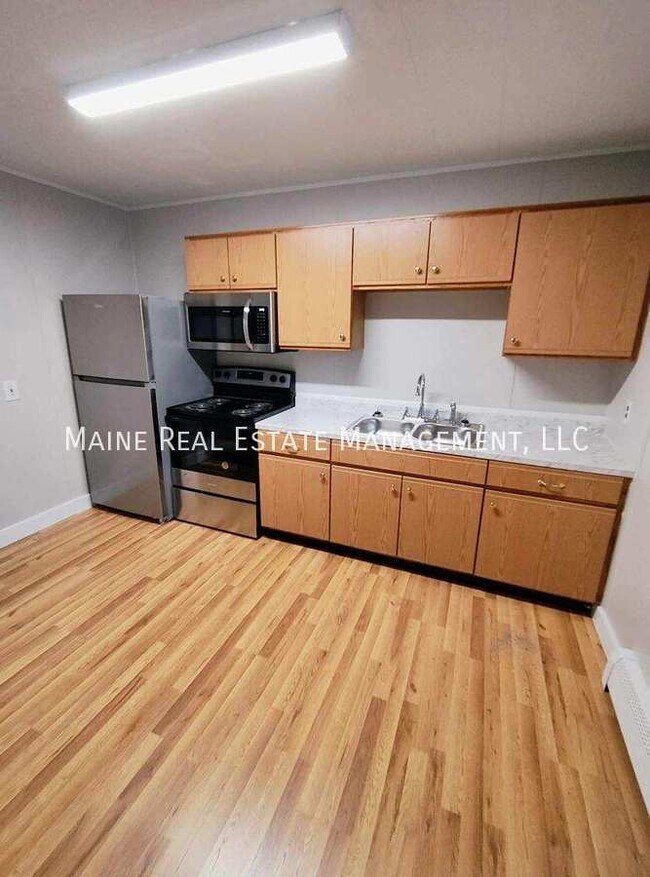36 Simon Ct, Unit 1 | Rentals in Old Town, ME