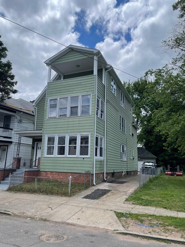 86 Gilbert St, Unit 1 | Rentals in West Haven, CT