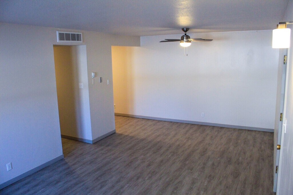 Fieldhouse View Apartments in Lawrence, KS | ApartmentHomeLiving.com