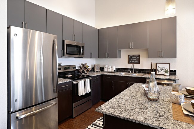 Epic Apartments | Denton, TX Apartments